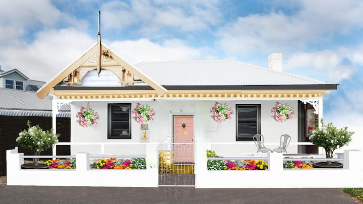 Stay In Stanley's Oldest Cottage! Just Renovated! - Stanley