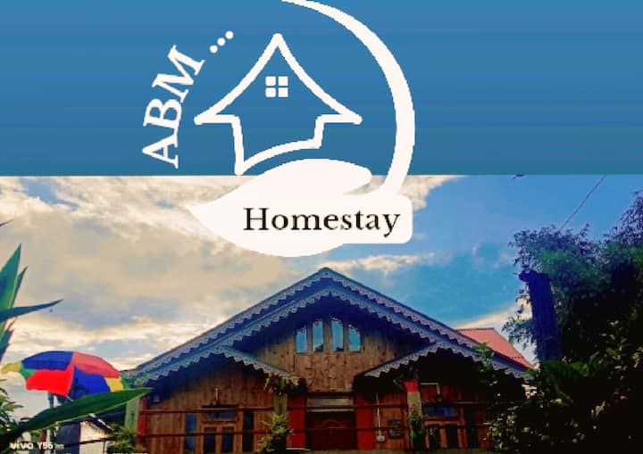 "Stay With Us, Feel At Home." - 噶倫堡