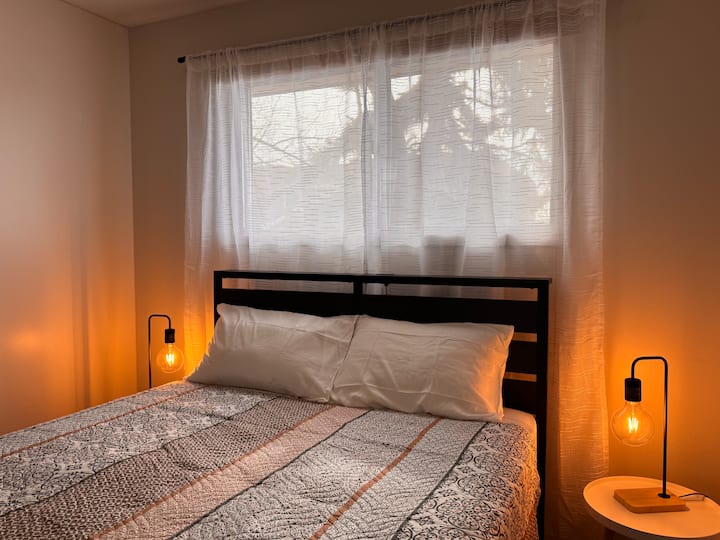 Room In Downtown Cochrane For 2 - Cochrane
