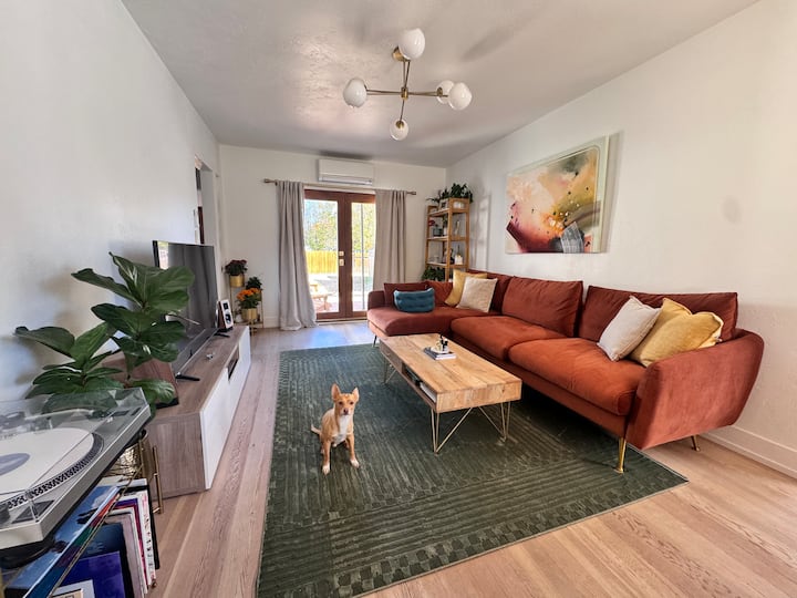 Quiet Modern Downtown Retreat - Bishop