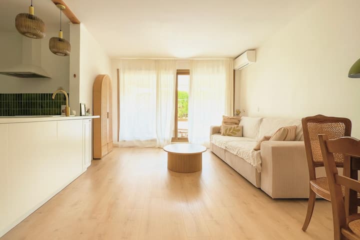 Nid Douillet Avec Clim & Ascenseur – Vieil Antibes - Antibes