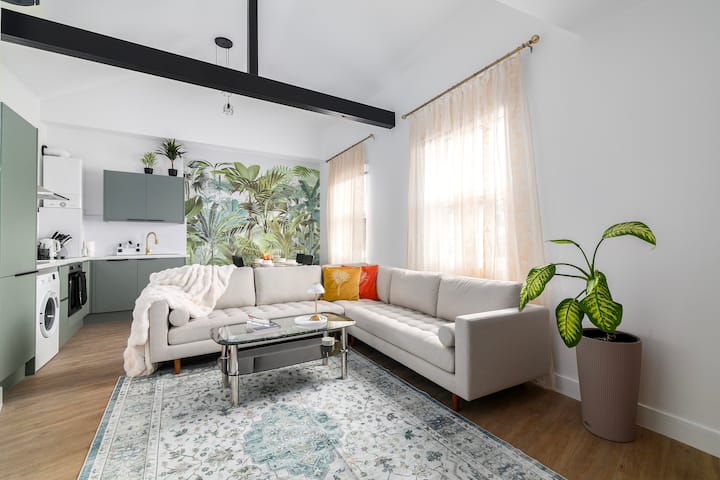 Warm 2br Next To Battersea Park Station & Mall - London