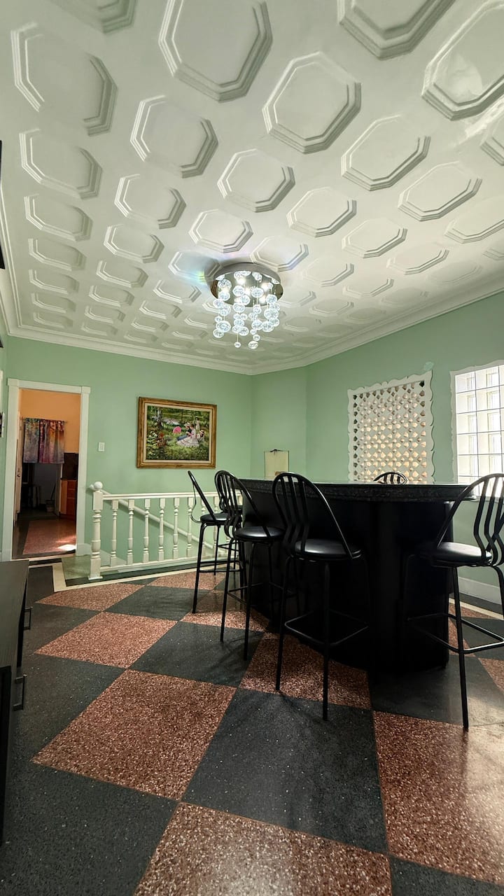 Spacious Apartment In San Bernardino, Caracas - Caracas