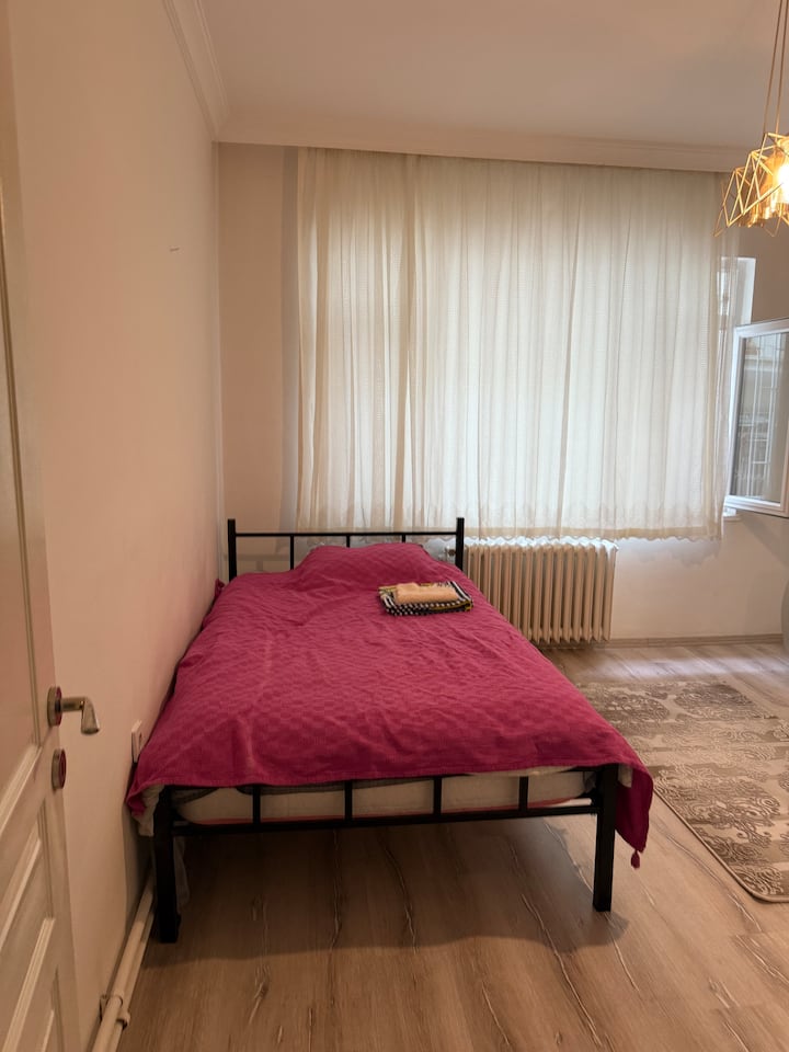 3. Caddede Oda, 7. Cadde Ve Ulaşımlara Yakın - Ankara