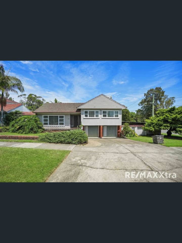Family Home In Blacktown - 
Pet Friendly + Parking - Blacktown