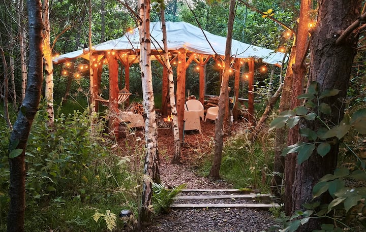 Cosy Off Grid Cottage With Woodland Fire Pit - County Down