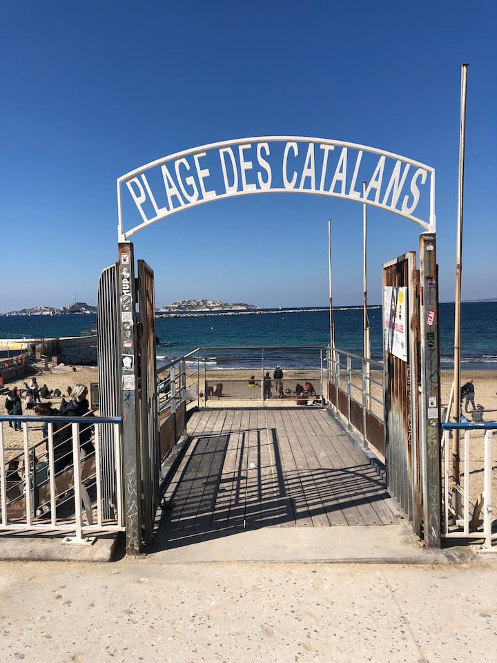 Plage Des Catalans Vieux Port - Marseille