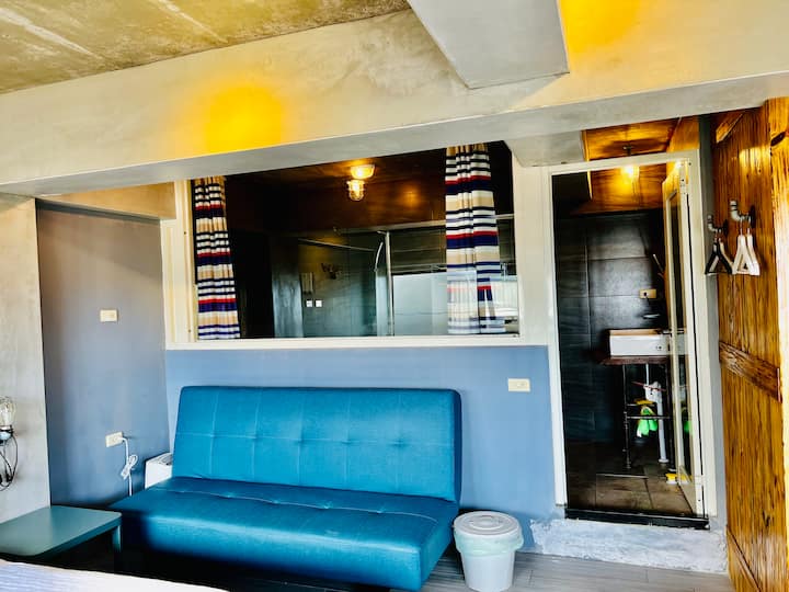 工業風 Loft Hostel
蘭嶼魚先生背包旅宿
（海景4人套房) - Orchid Island