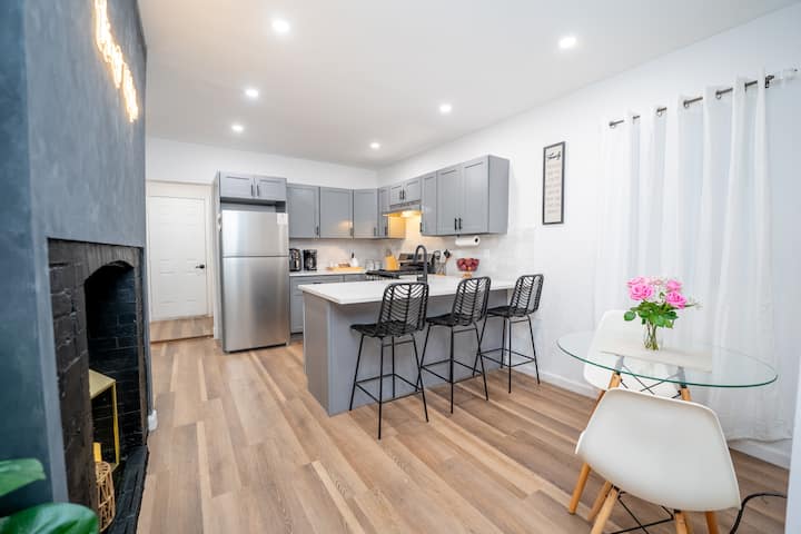 This Must Be The Place, Nj - 2 - Elizabeth, NJ