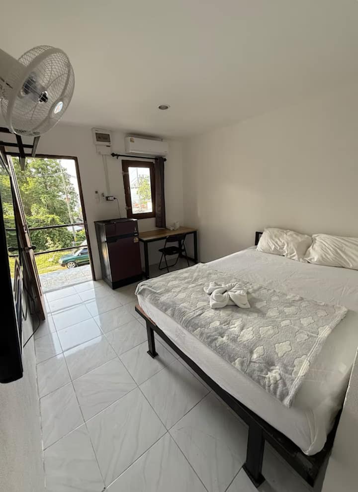 Room 4 - The House Koh Tao - タオ島