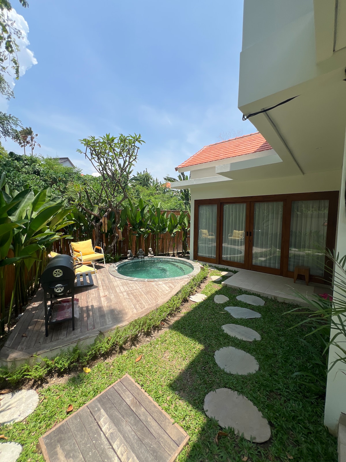 Paisible, confortable et proche du centre-ville - Villas à louer à ...