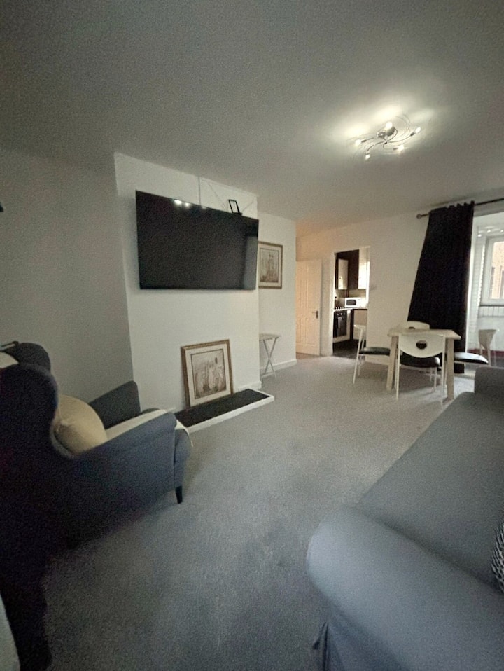 Stephen Green 2 Bed + Parking - Dublin