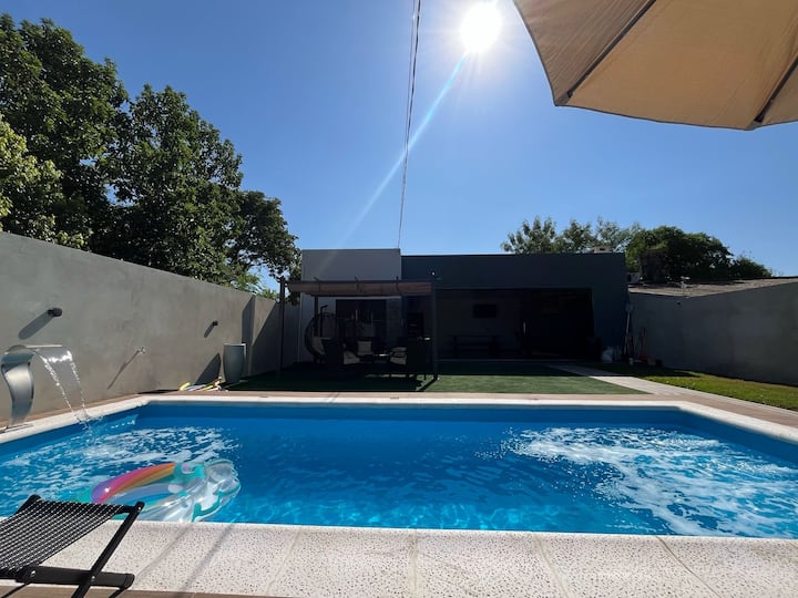 Habitación Matrimonial, En Casa Independiente - Ciudad del Este