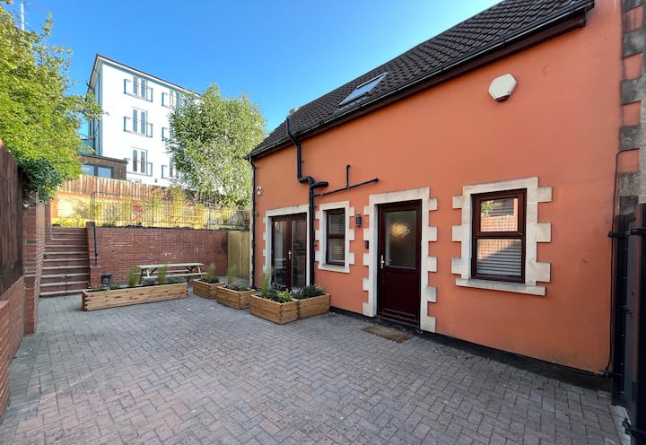 Stylish & Cosy Cottage In City Centre - Bristol