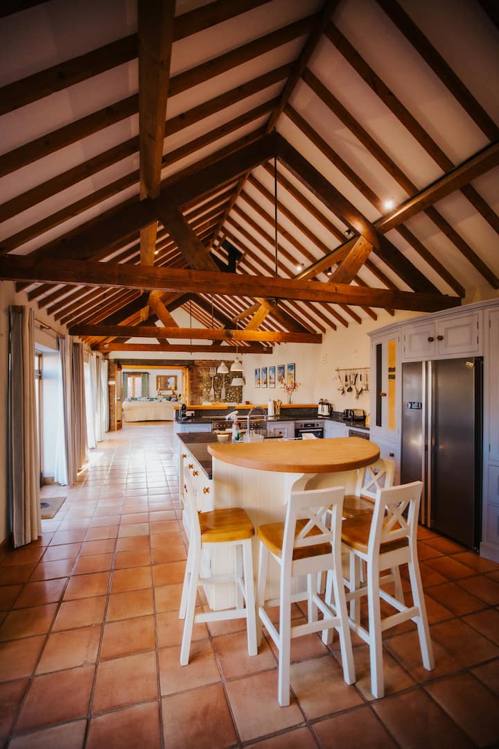 Big Barn Stay, North Norfolk - Dog-friendly - Wells-next-the-Sea