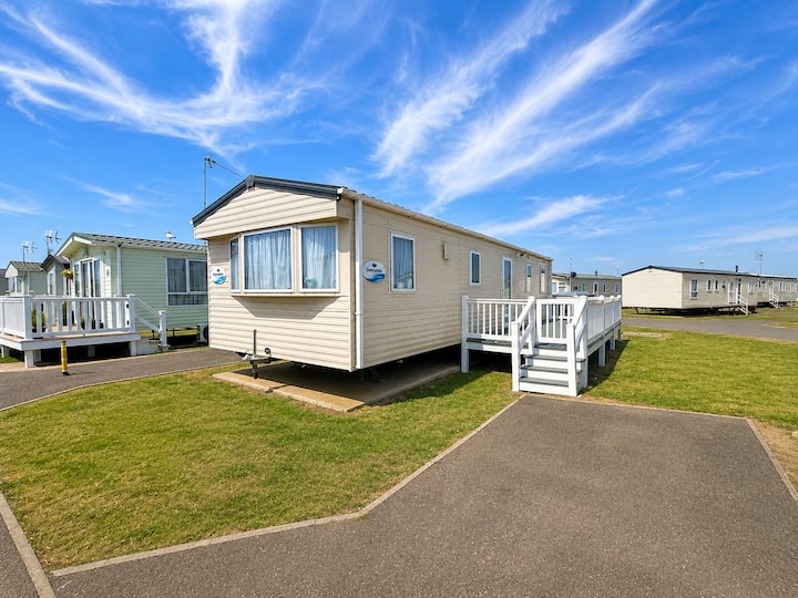 Caravan With Decking, St Osyth Beach Ref 28017kv - Clacton-on-Sea