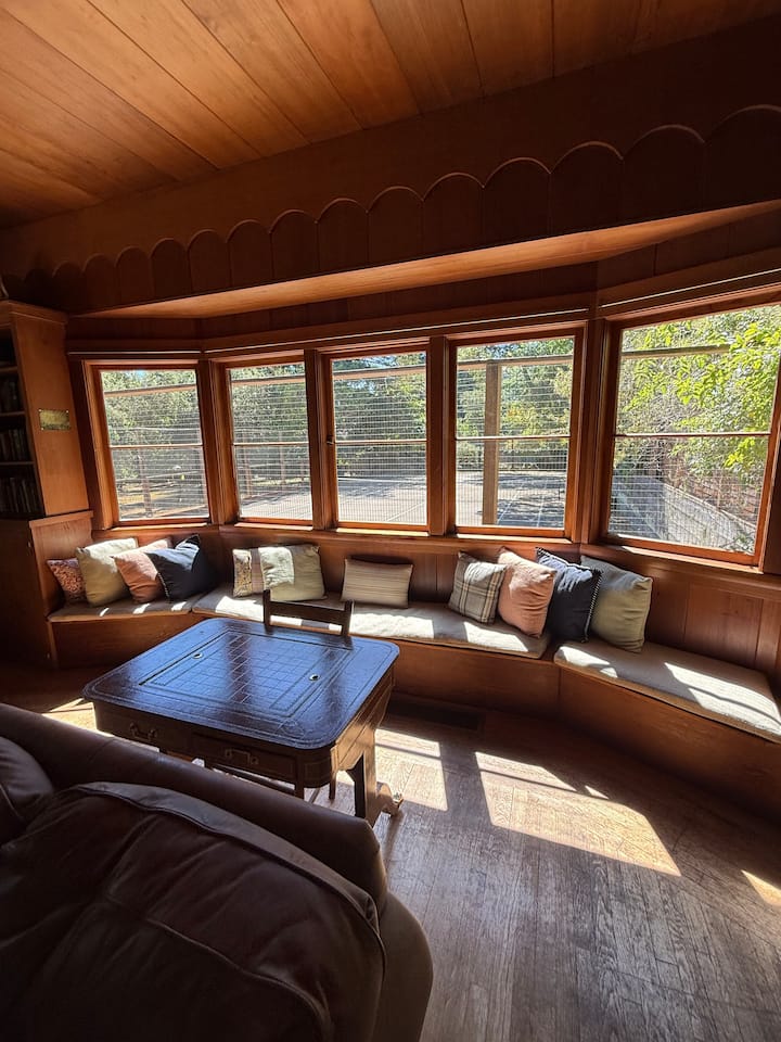 Historic Point Reyes Retreat With Tennis Court - Point Reyes Station, CA