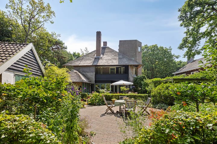 Villa Nabij Centrum Tegen Bos, Duin En Zee. - Alkmaar