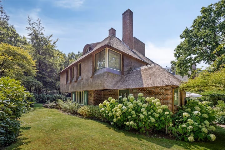 Villa Nabij Centrum Tegen Bos, Duin En Zee. - Egmond aan Zee