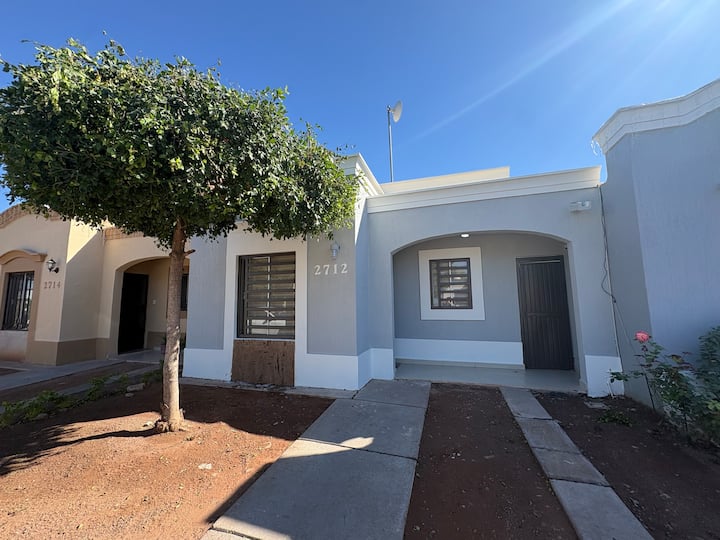 Casa Familiar Segura Cerca Del Aeropuerto - Ciudad Obregón