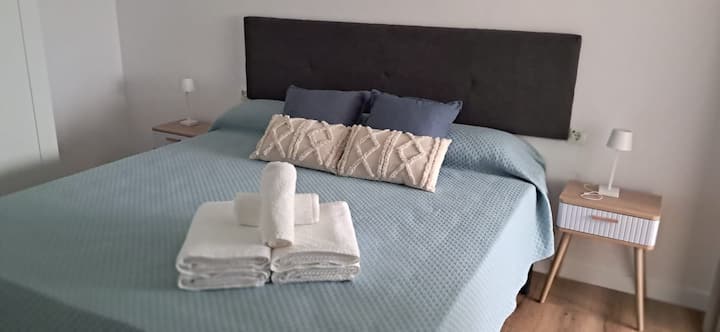 Luminoso Piso Céntrico, A 3 Kilómetros De La Playa - San Fernando, Spain