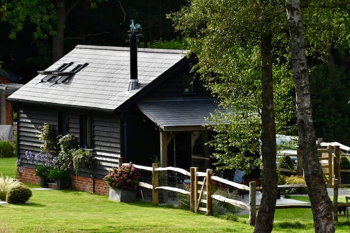 The Little House - Wildlife/walkers/cyclists Haven - West Sussex