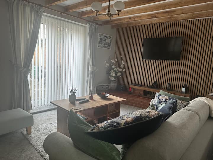 Cosy Cottage In Handforth - Manchester Airport (MAN)