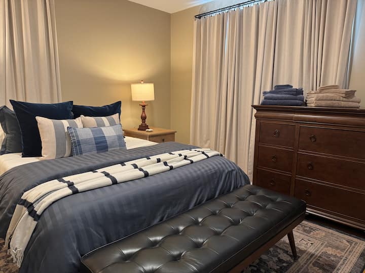 30-night Min Stay 3br 1.5bath 2car Parking 2nd Flr - Skokie, IL