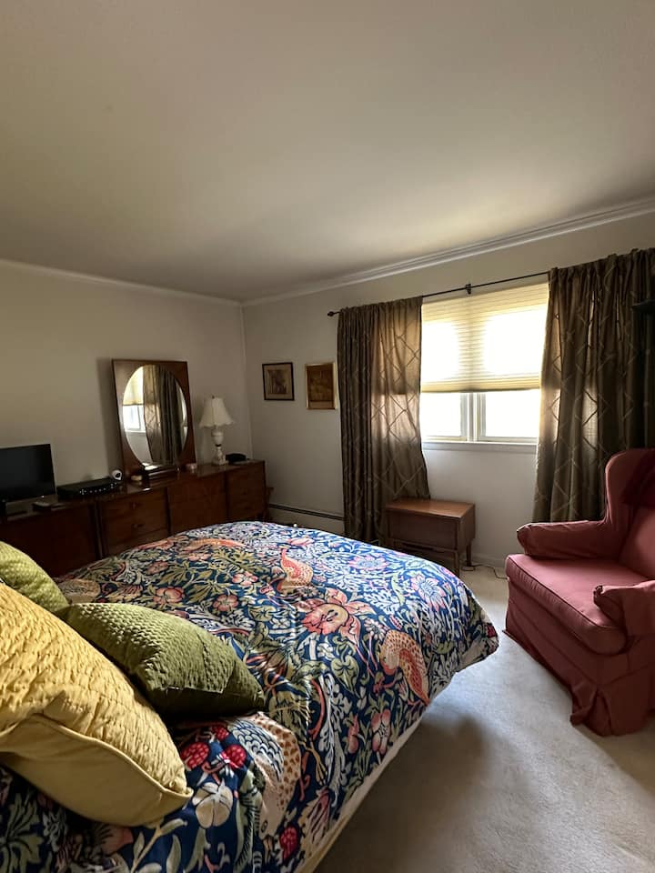 Cozy Warm Private Room Full Bath - White Plains, NY