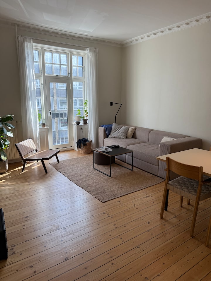 Rummelig Frederiksberg Lejlighed - Copenhagen