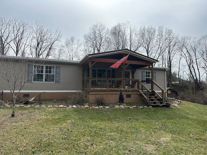 House On The Hill - Mountain City, TN