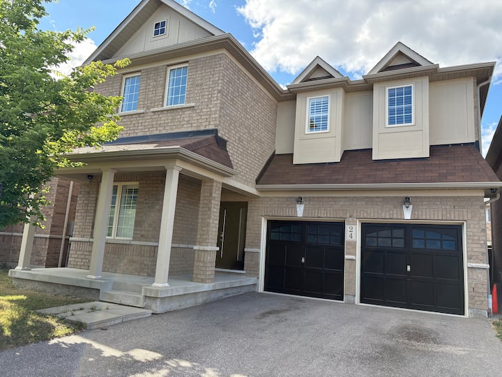 Large Entire Home/4 Beds/3.5 Baths/new Renovated - Ajax