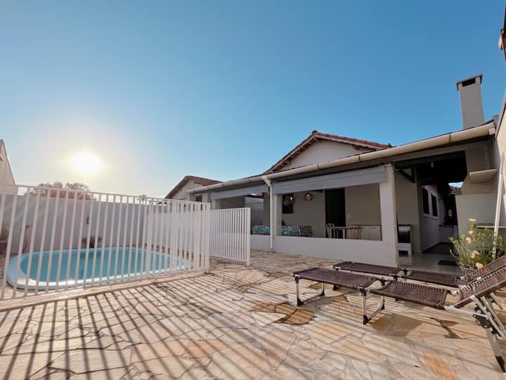 Linda Casa Com Piscina E Churrasqueira Em Brotas - Brotas