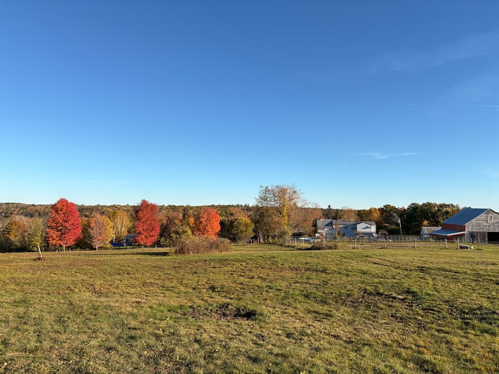 Cozy Winter Farmhouse Getaway - Waterville, ME