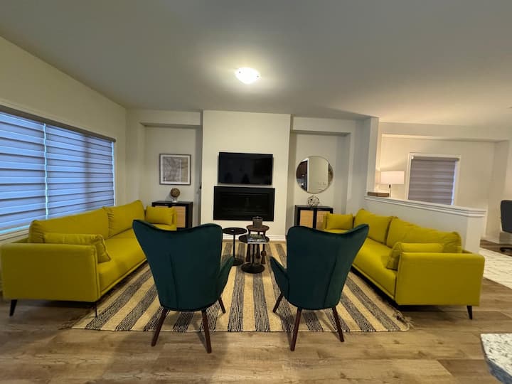 Room With Shared Washroom - Gravenhurst