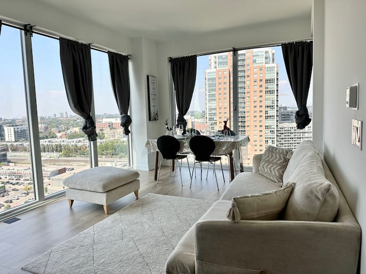 14th Floor 2br+den 2bth Condo W Parking& Laundry - Mississauga