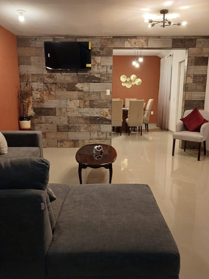 Bonita Y Acogedora,  3 Dormitorios, 2 Baños - Guadalupe, Mexico