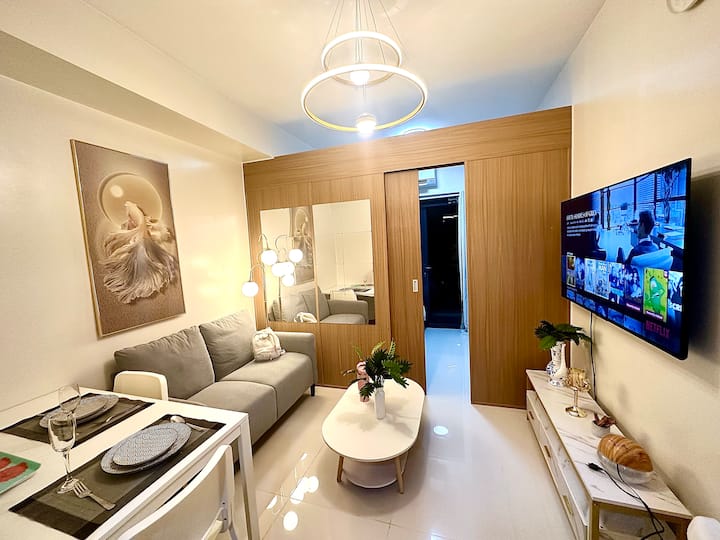 Serene Condo W/ Balcony, Wi-fi, Pool & Gym, Makati - Manila