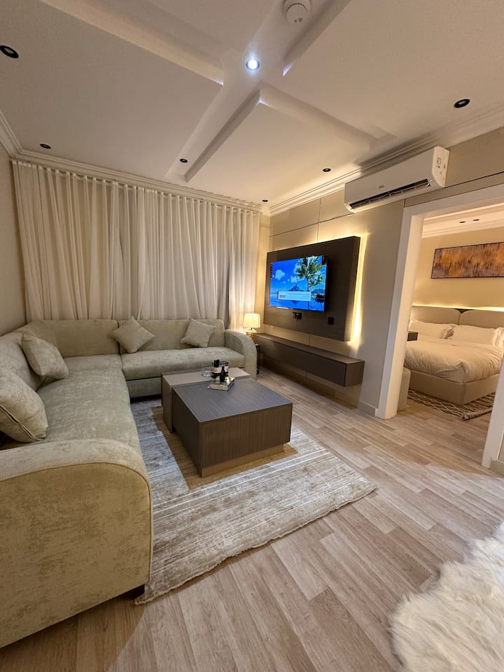 جناح مميز من غرفه وصاله 306 - Riyadh