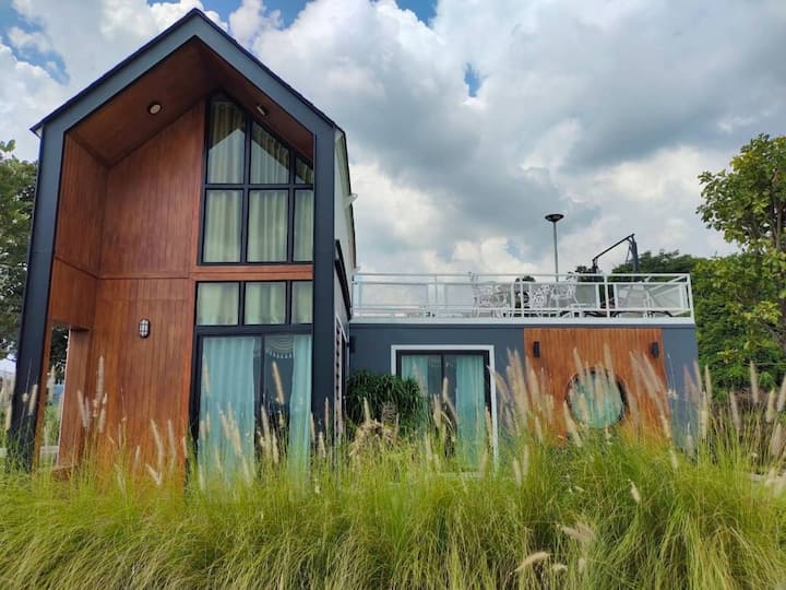 Hân Hạnh đượC đóN Tiếp - Kanchanaburi