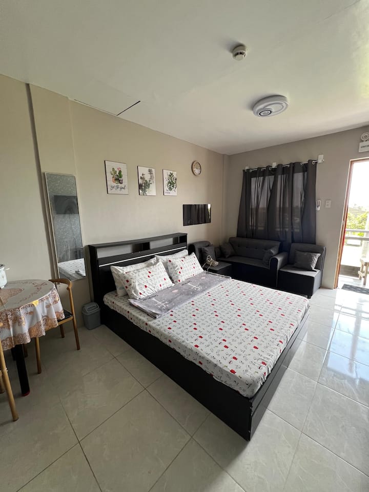 Unit 5(2nd Flr): 4j Minimart & Transient House - Lucena