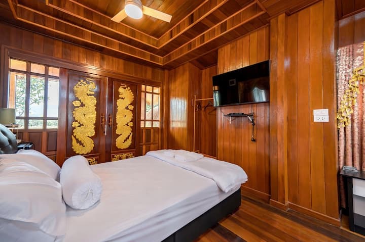 Hân Hạnh đượC đóN Tiếp - Kanchanaburi