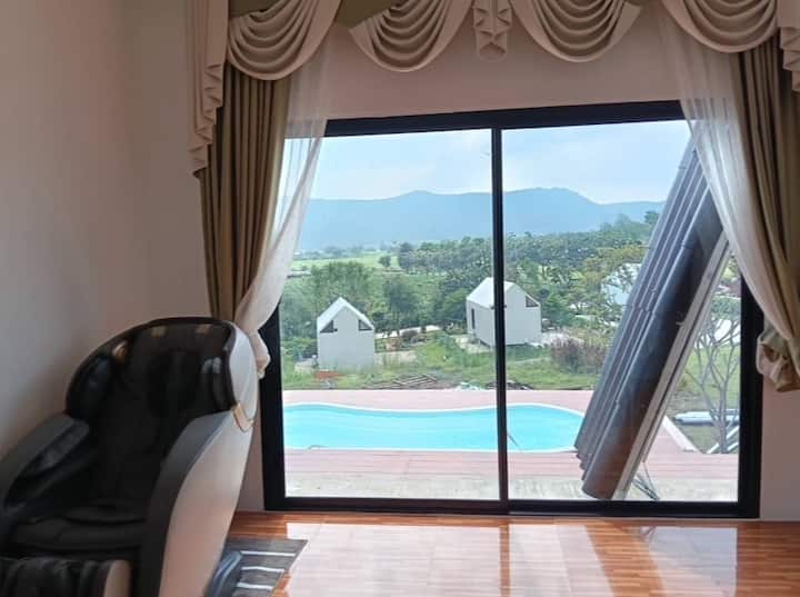 Hân Hạnh đượC đóN Tiếp - Kanchanaburi