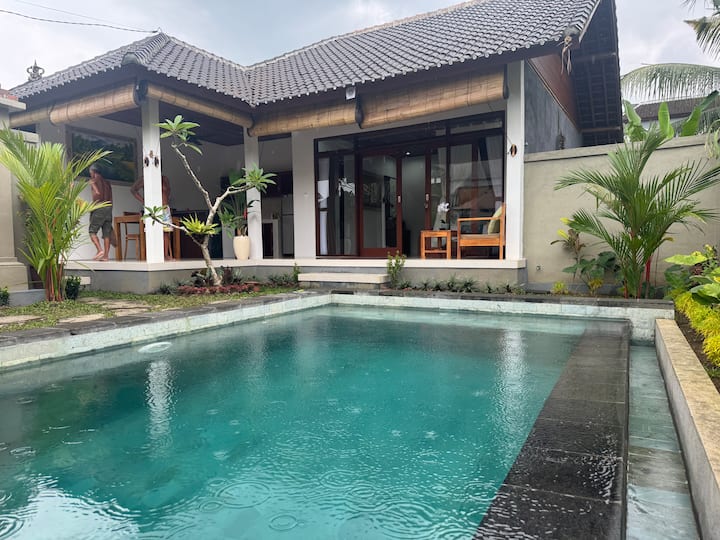 Private Villa With A Thick Balinese Cultural Life - Australia