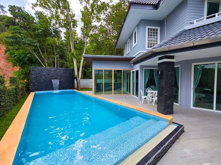 Large Group Villa+maids+netflix+peaceful+families - Phuket