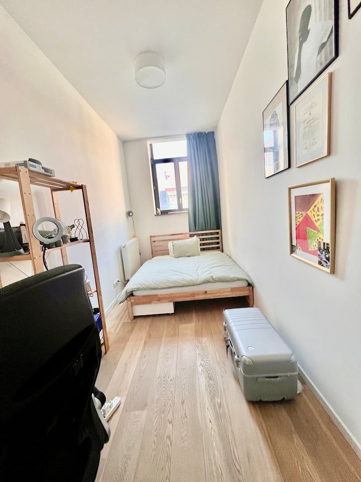 Private Room With Patio - Bruxelles