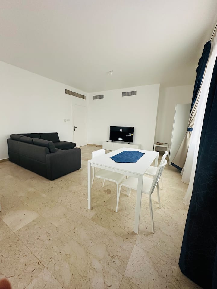 Big Suite Room In City Center - Abu Dhabi