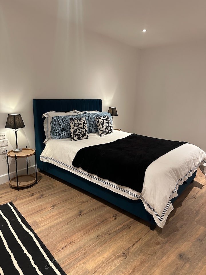 Large Double Room With En Suite - Tonbridge