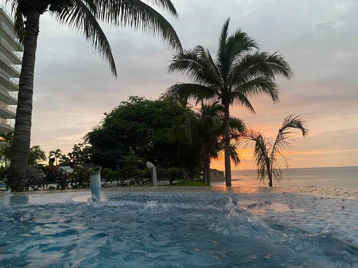 Beachfront Beauty In Mykonos Resort - Manta