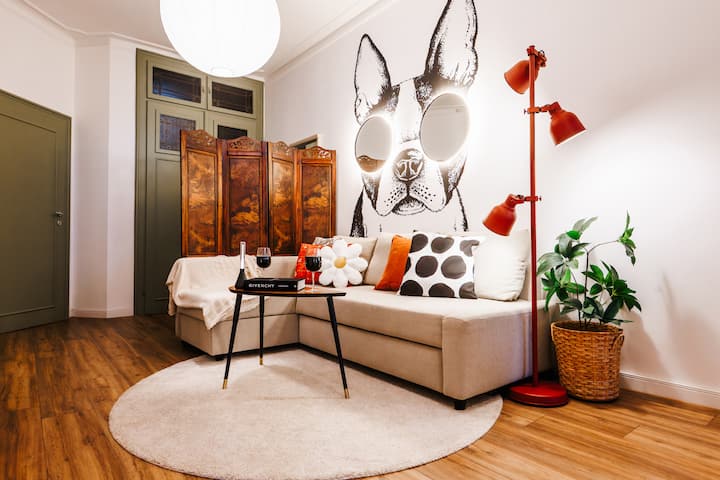 Aesthetic Home W/balcony | 5min To Republic Square - Belgrad